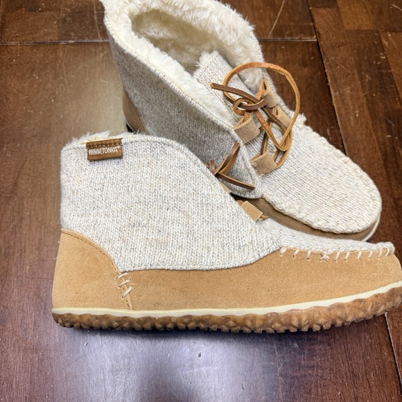 Minnetonka | Shoes | Minnetonka Slippers Womens Size Torrey Cinnamon ...